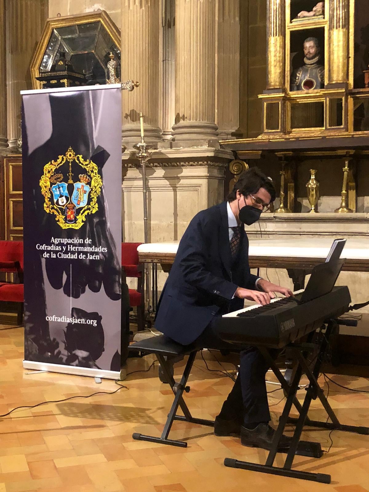 Jacobo Herrera lleva al piano la música de nuestra Semana Santa ...